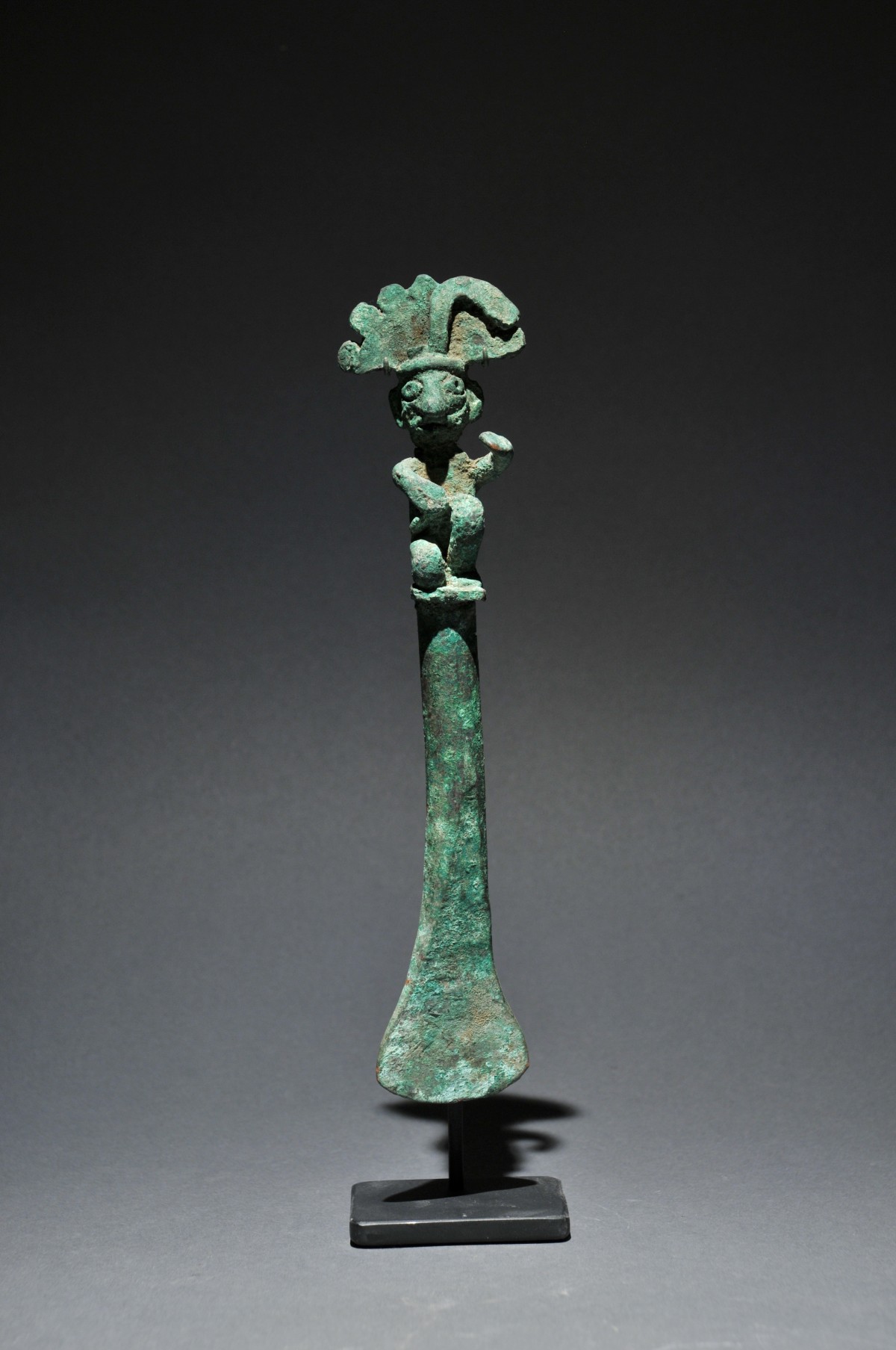 Moche Tumi Knife w/Dignitary - William Siegal Gallery : William Siegal ...